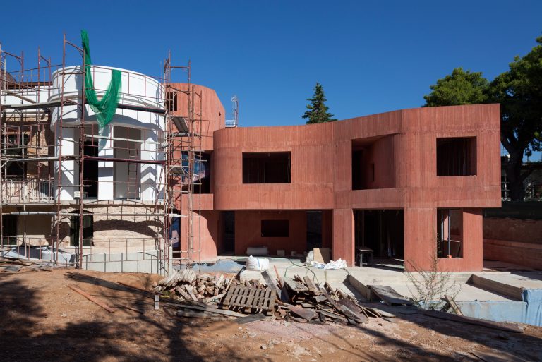 DIMOKRATIAS HOUSE | PILA