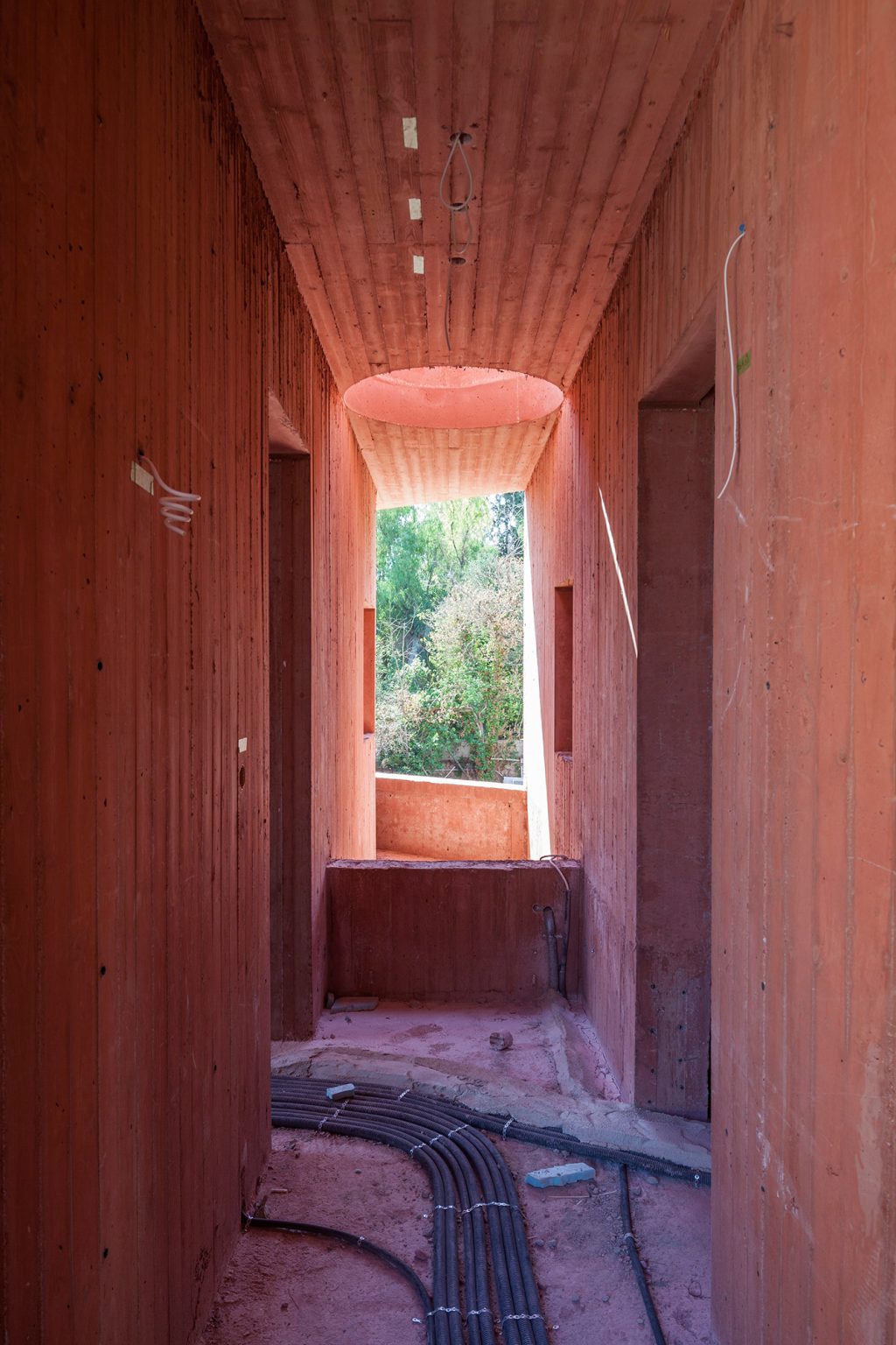 DIMOKRATIAS HOUSE | PILA